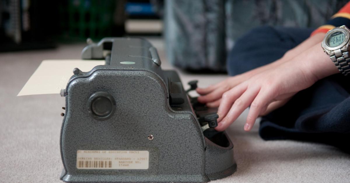 Initiation au braille pour les enfants voyants | INCA